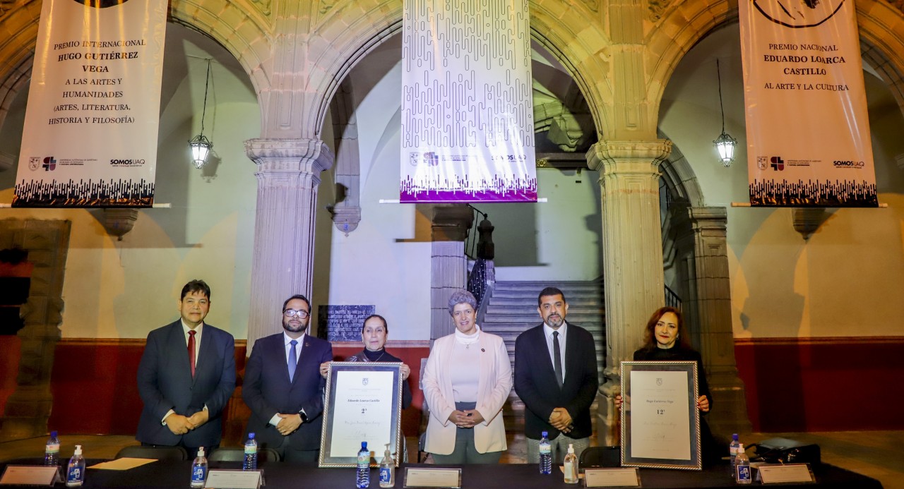 Entrega UAQ Premios Nacional e Internacional “Eduardo Loarca Castillo ...