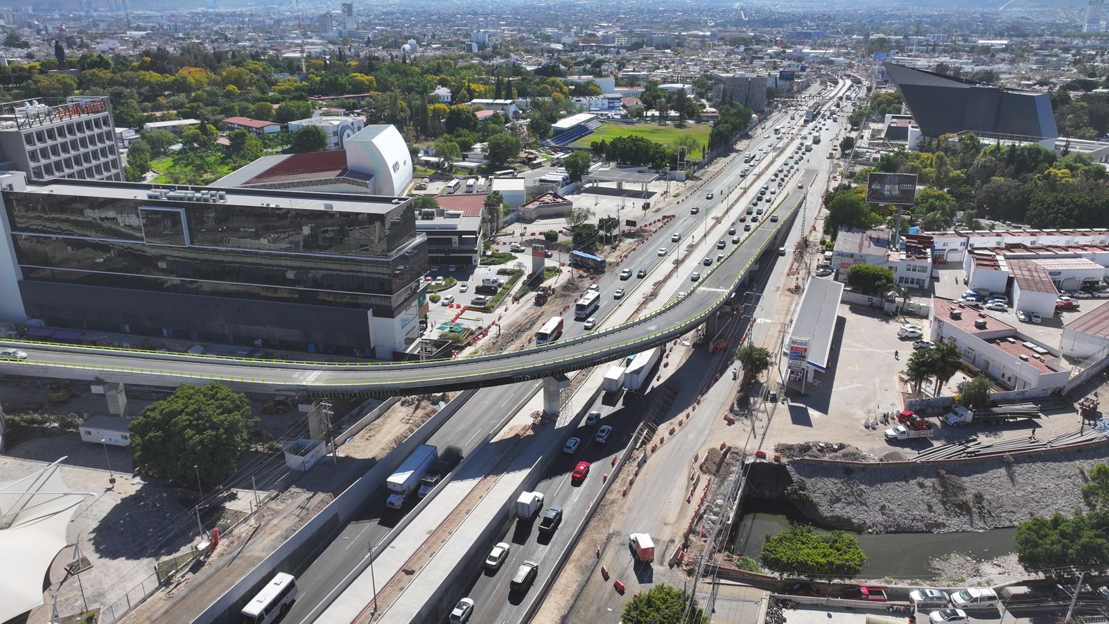 Abren otro puente en P5F a la altura de Av. Universidad - El Queretano