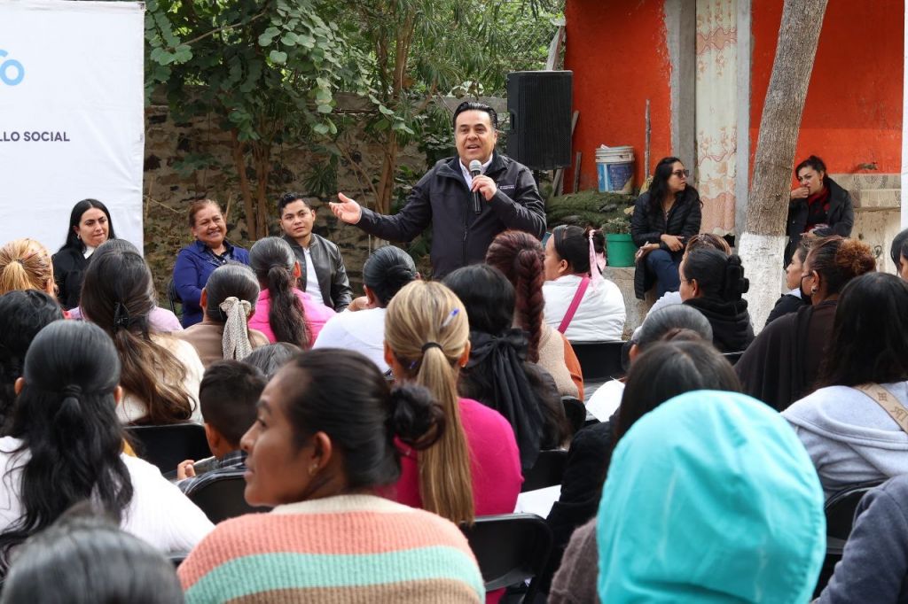 Mujeres de Peñamiller reciben su tarjeta CONTIGO - El Queretano